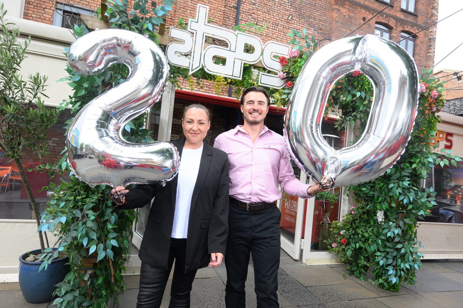 2Taps in Belfast celebrates 20 Years with free lunch - Licensed ...